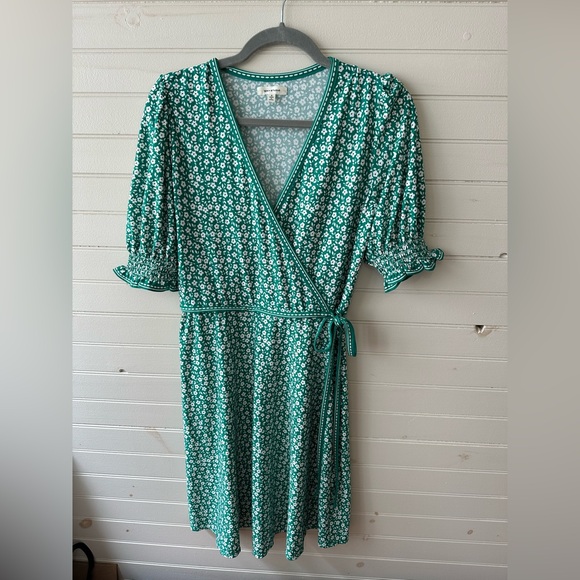Max Studio | Dresses | Max Studio Green Wrap Midi Dress With Puff ...